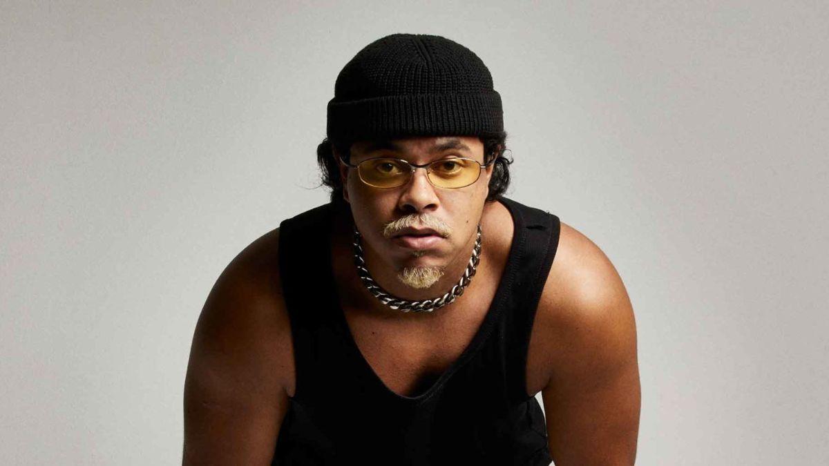 Victor Lou grava novo set em show histórico na Rocinha