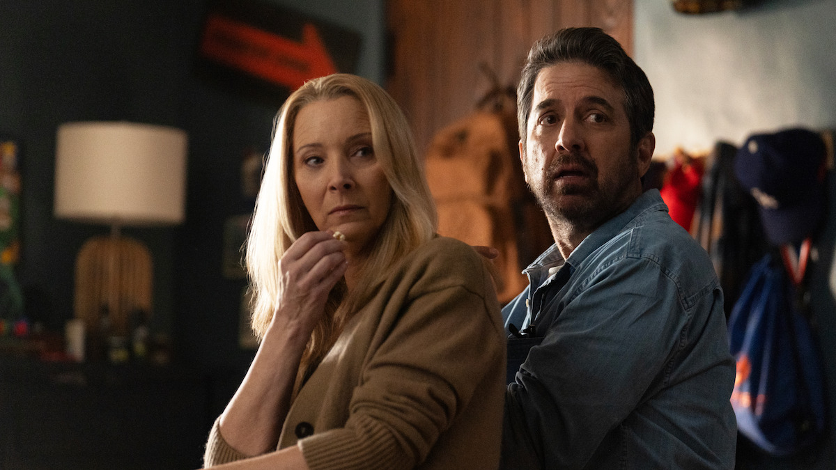 Quem vê casa: nova série da Netflix com Lisa Kudrow ganha data