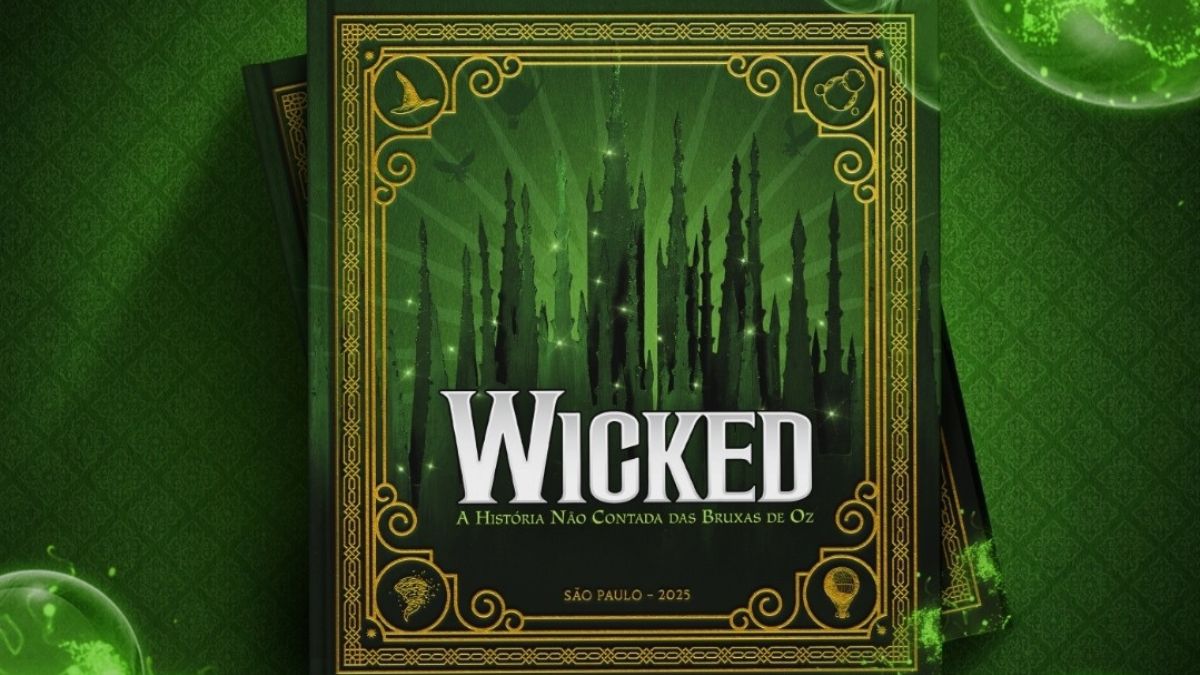 Wicked | Primeiras fotos de Gloria Groove e livro são revelados